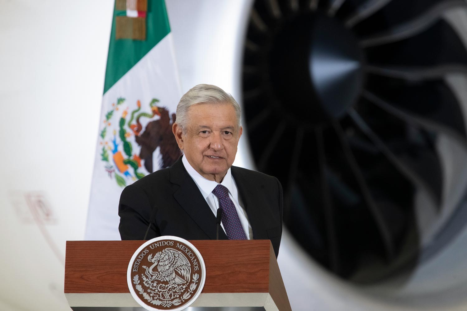 Gobiernos neoliberales, malgobernaban con lujos y privilegios: AMLO ...